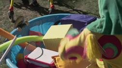 Films Media Group - Episode 19: Identifying 3D Shapes (Polkaroo Counts)