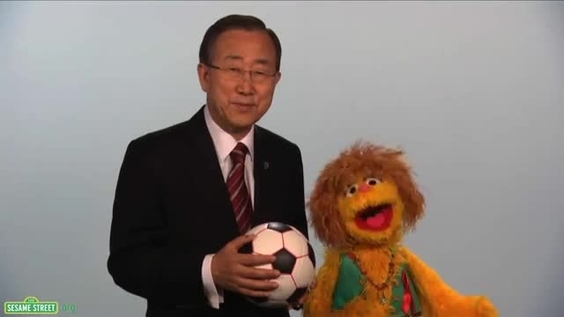 Secretary-General Ban Ki-moon and Kami from Takalani Sesame (South ...